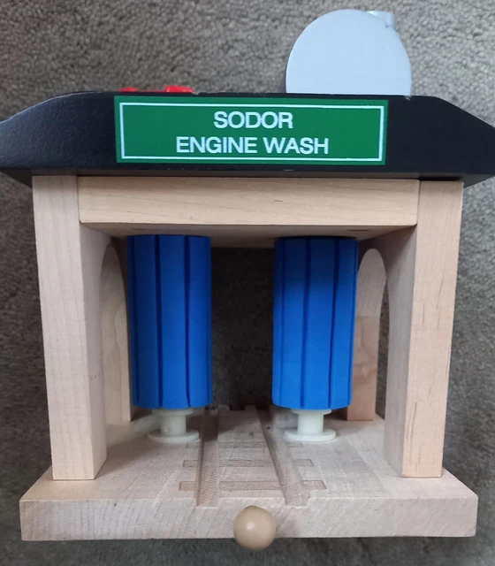 THOMAS THE TANK Engine & Friends Wooden Sodor Engine Wash Learning ...