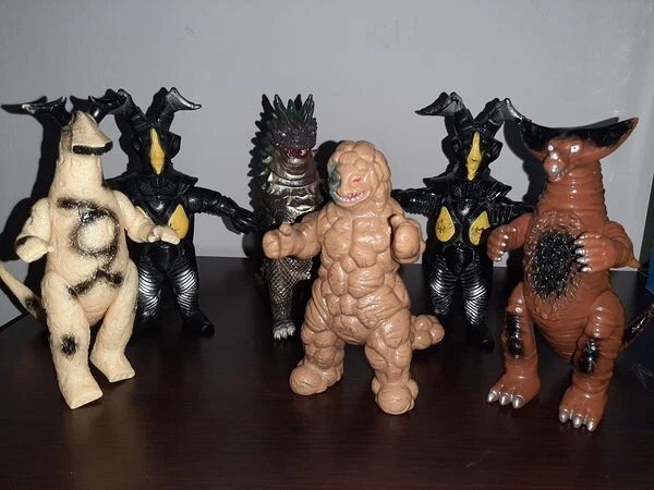 ULTRAMAN ZETTON BANDAI Godzilla Kaiju Gomora Kaiju Bemular Suharon ...