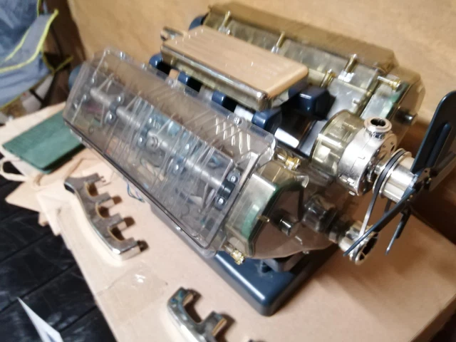 HAYNES V8 MODEL Engine Fully Functional Motorised Internals display ...