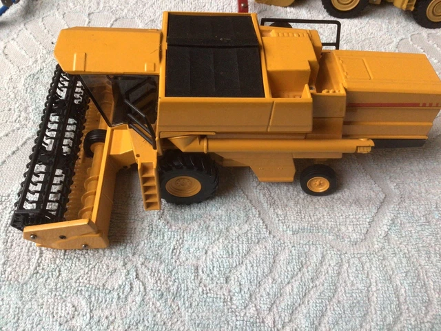 JOAL NEW HOLLAND TX34 Mähdrescher im Maßstab 1:42 ohne Karton Top ...
