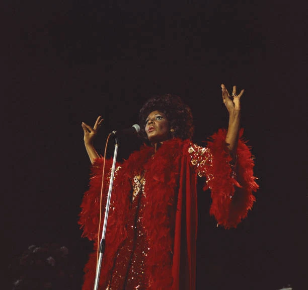 WELSH SINGER SHIRLEY Bassey Performs On Stage 1974 Old Music Photo 4 $9 ...