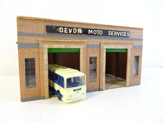 OO GAUGE SCRATCHBUILT Old Bus Depot And Bus (Nice Item) £9.50 - PicClick UK