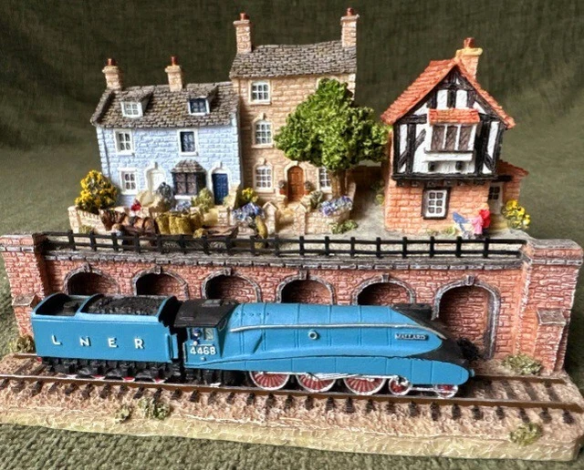 N SCALE GAUGE Model Railway Steam Locomotive Train Diorama LNER Mallard ...
