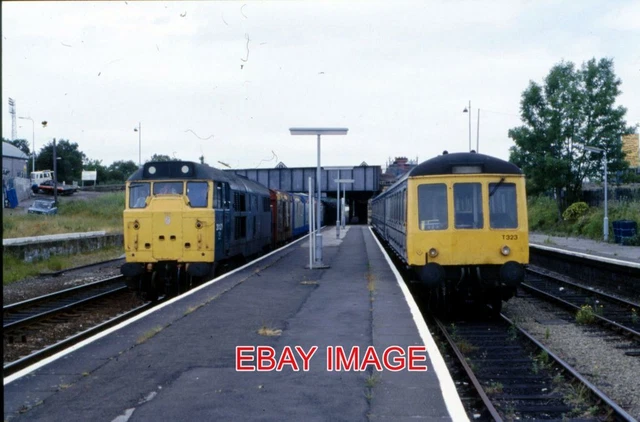 ORIGINAL 35MM SLIDE CLASS 31 LOCO NO 31123 & DMU T323 AT WREXHAM ...