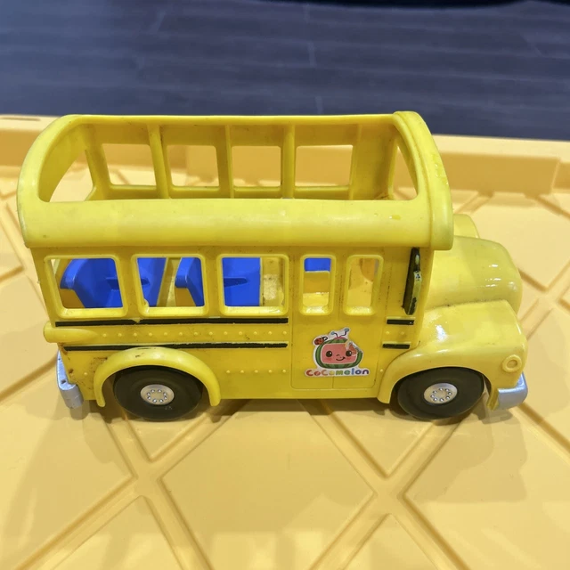 AUTOBUS SCOLAIRE MUSICAL jaune Cocomelon, joue des roues dans le bus ...