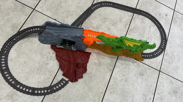 THOMAS THE TANK Engine Trackmaster Revolution Dragon Escape Track Com ...