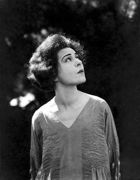RUSSIAN AMERICAN ACTRESS screenwriter and producer Alla Nazimova ...