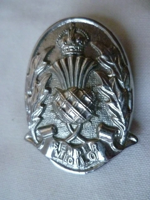 OBSOLETE SCOTLAND SEMPER Vigilo Police Cap Badge KC Non Void Centre ...