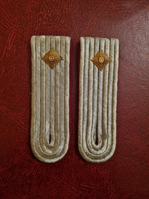 DDR NVA UNIFORM Schulterstücke Schulterklappen Artillerie Unterleutnant ...