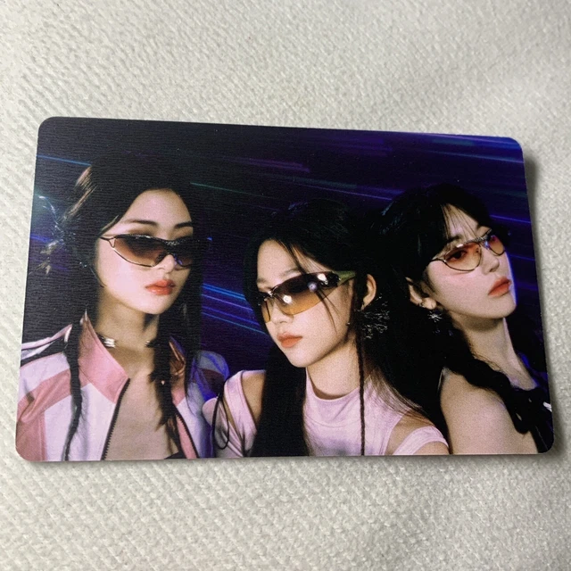 LE SSERAFIM PERFECT NIGHT Celeb K-pop Girl Photo Card GROUP Shades 3 $9 ...
