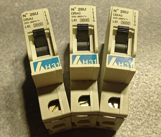 HERHOLDT MAGNETOTERMICO 1P 25A 220/380V art. H31. C25 3000 KA LOTTO 3 PEZZI EUR 12,00 - PicClick IT