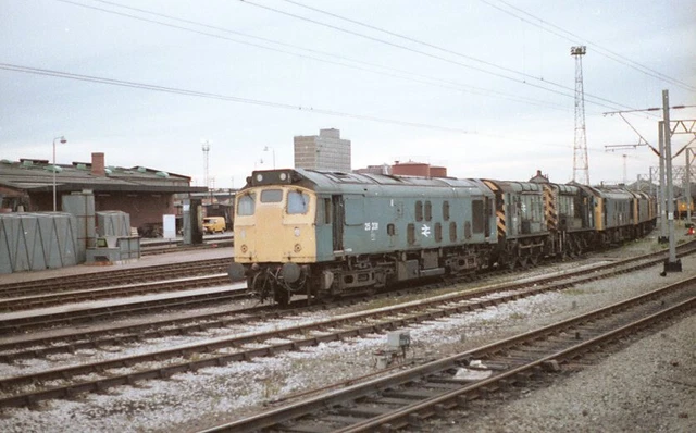 ORIGINAL 35MM COLOUR negative of 25231 BR class 25 diesel loco £0.99 ...