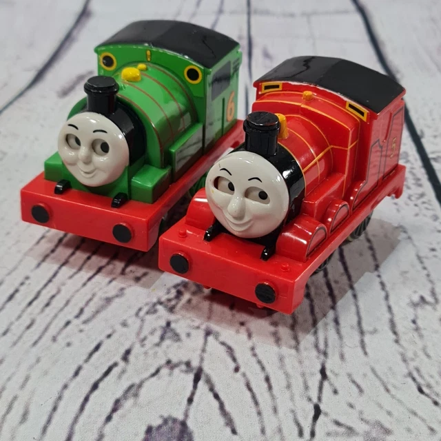 MOTORE SERBATOIO PULL Back n Go James & Percy Thomas & Friends Tomy ...