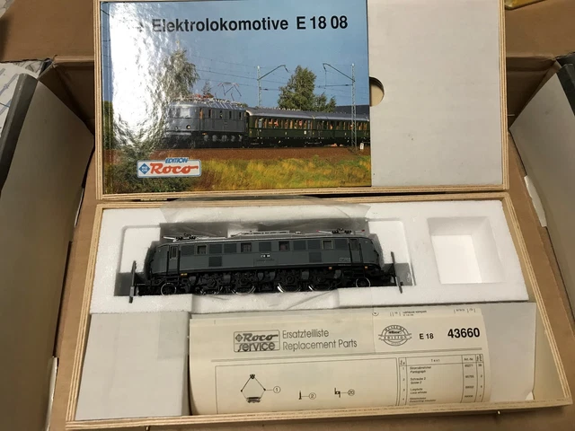 ROCO 43660, ELECTRIC locomotive E18 08 of the DR "MUSEUMS EDITION", H0 ...
