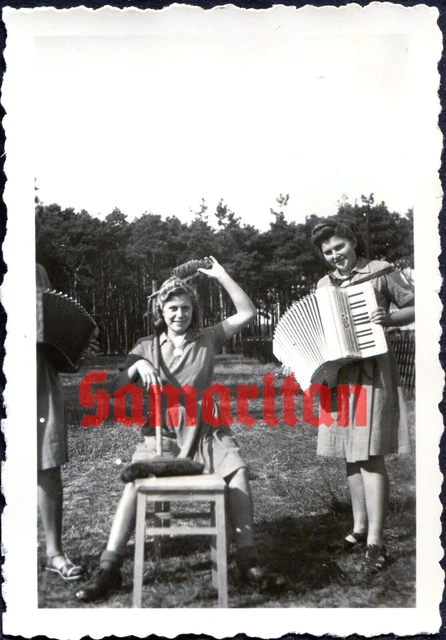 I7/51 WW2 ORIGINAL Photo Of German Wehrmacht Rad Female Workers £7.79 ...