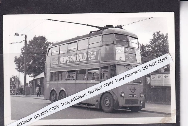 LONDON TRANSPORT - B1 Type Trolley Bus No. 87 On Route 654 - Photo ...