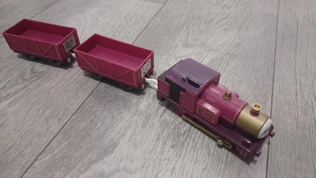 THOMAS TRACKMASTER LADY Train with matching trucks, RARE battery ...