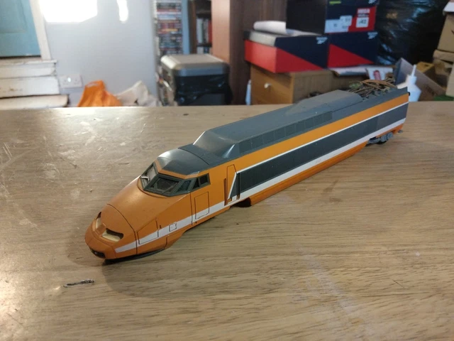 LIMA HO TGV Driving Car, Unpowered, One Bogie, Spares or repair, please ...