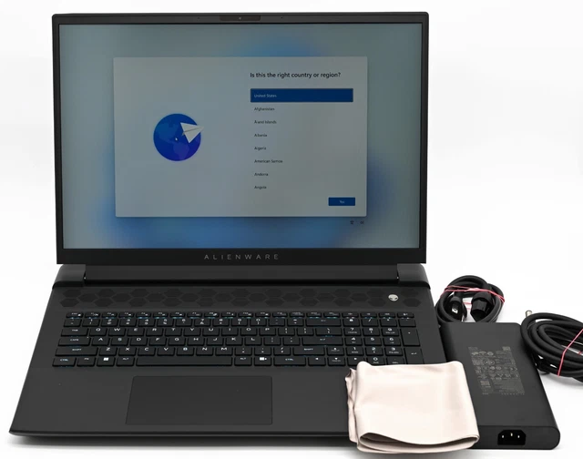 ALIENWARE M18 R2 18" QHD+ 165Hz, Intel i9-14900HX, 64GB DDR5, 4TB SSD ...