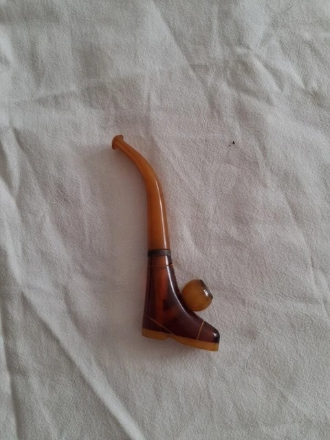 ANTIQUITÉ COLLECTION, PIPE à cigarettes Ecume de mer sculpté gravé. EUR ...