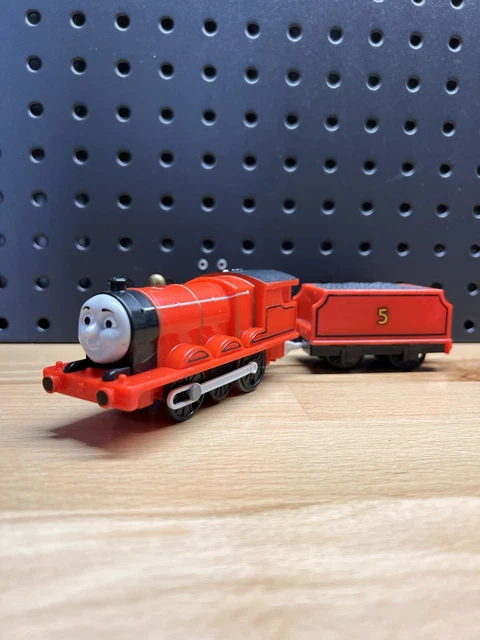 THOMAS & FRIENDS Trackmaster motorized train engine Henry & Tender 2009 ...