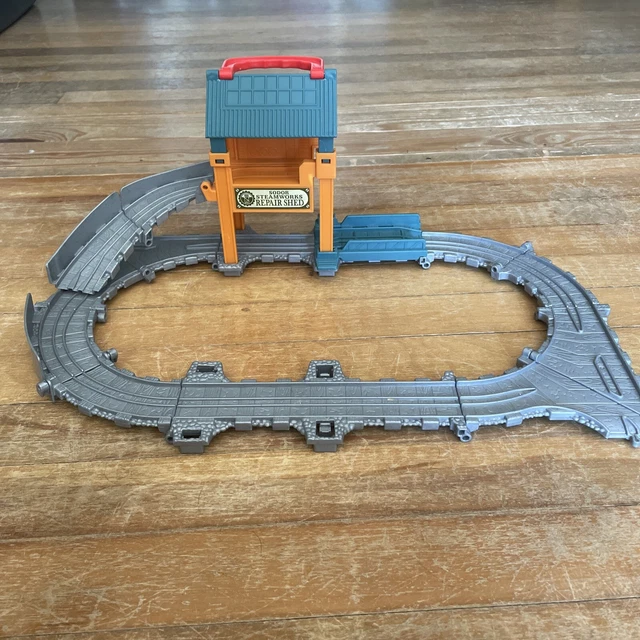 THOMAS & FRIENDS Take N Play Sodor Steamworks Repair Shed £8.87 ...