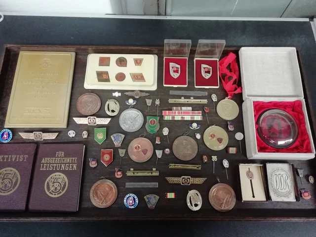 DDR NVA MFS MdI ABZEICHEN MEDAILLEN PLAKETTEN KONVOLUT !!! EUR 59,00 ...