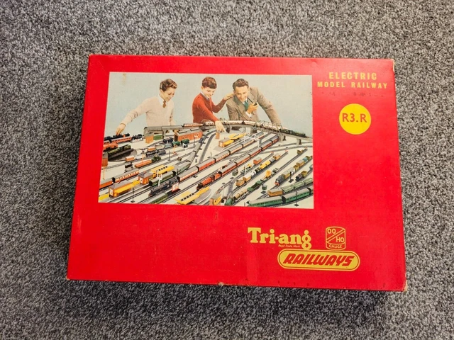 TRIANG R3.R TRAIN Set with 3F Jinty and 3 wagons. Starter set from the ...