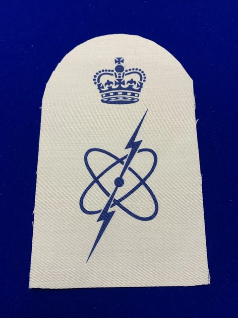 BRITISH ROYAL NAVY Electronic Warfare Petty Officer Cloth Badge .P1 £3. ...