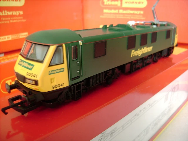 HORNBY R2482 CLASS 90 Freightliner Loco 90 041 Mint Boxed Never Run £79 ...