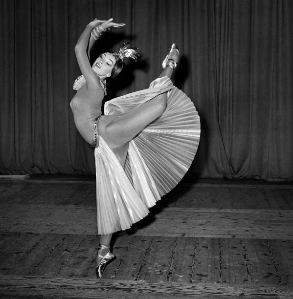FRENCH BALLET DANCER & Ballerina Claude Bessy 1950s 8 Old Photo $8.50 ...