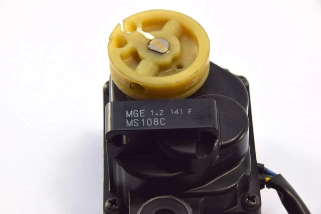 HONDA VFR 1200 FD SC63 année de construction 2010 - actionneur ...