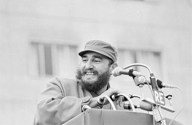 FIDEL CASTRO SPEAKING And Gesturing Hotel Antofagasto 1950 Politician ...