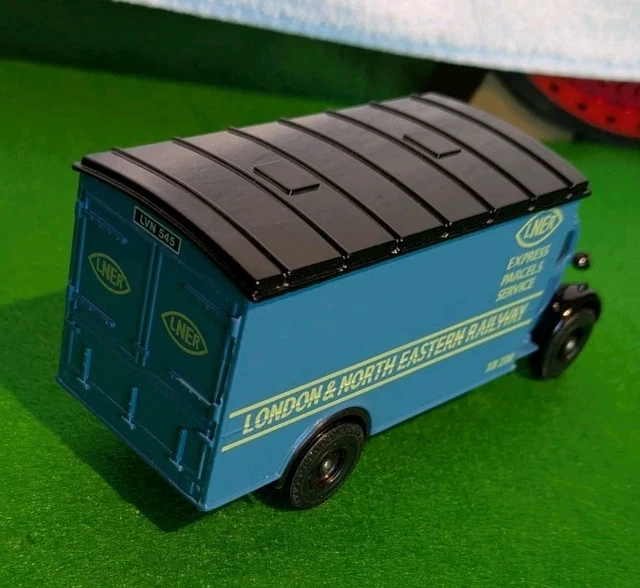 CORGI BEDFORD O SERIES VAN LNER PARCEL SERVICE. MINT CONDITION £11.12 ...