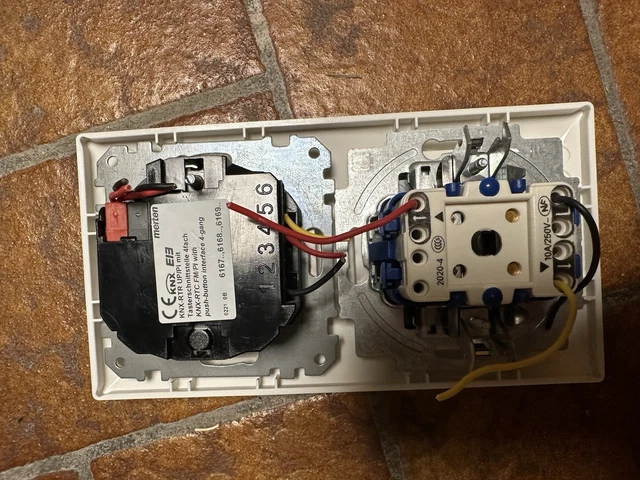 MERTEN RAUMTEMPERATURREGLER KNX-RTR UP/PI mit Tasterschnittstelle 4fach ...