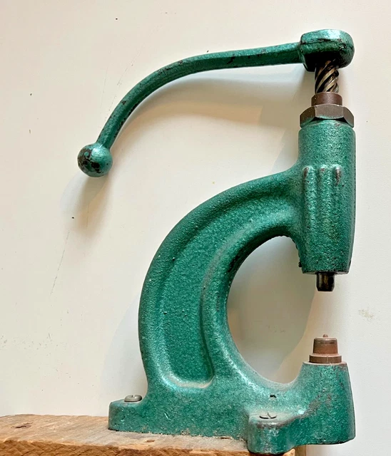 ANCIENNE PRESSE À sertir ROUGIER - Pose oeillets - bourrelier ...
