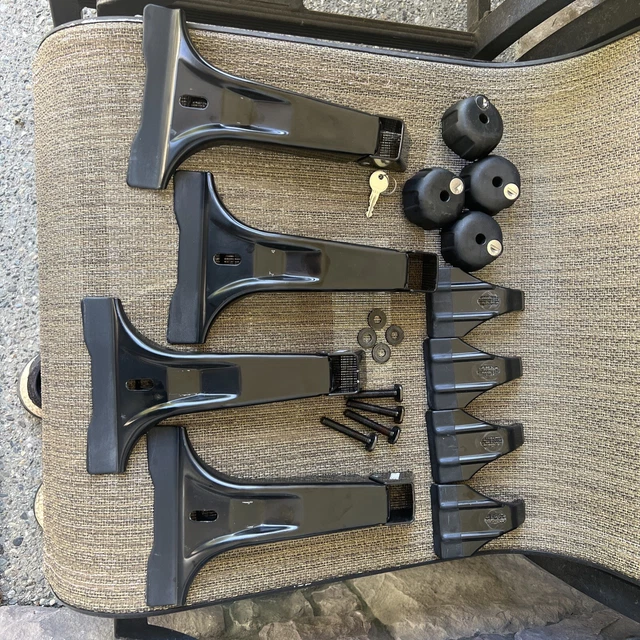 THULE 387 9 In Rain Gutter High Towers Set Of 4 With Locks & Key $179. ...