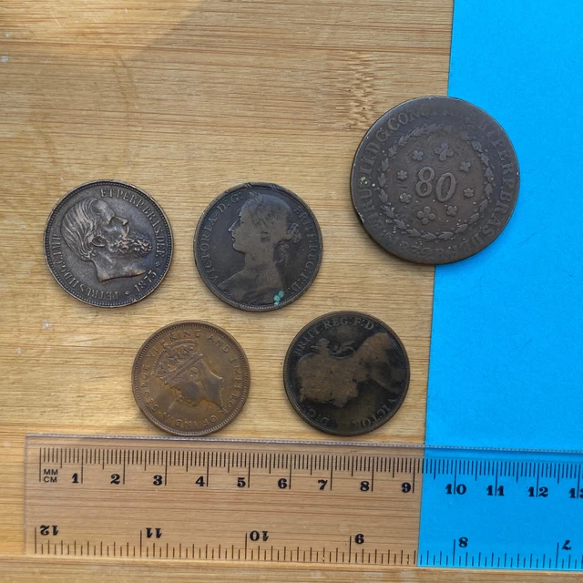 5X VECCHIE MONETE di rame e bronzo: GB, Mauritius, Brasile (rif #39 ...