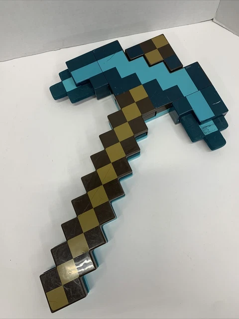MATTEL MINECRAFT TRANSFORMING Diamond Sword to Pickaxe Plastic Toy $21. ...