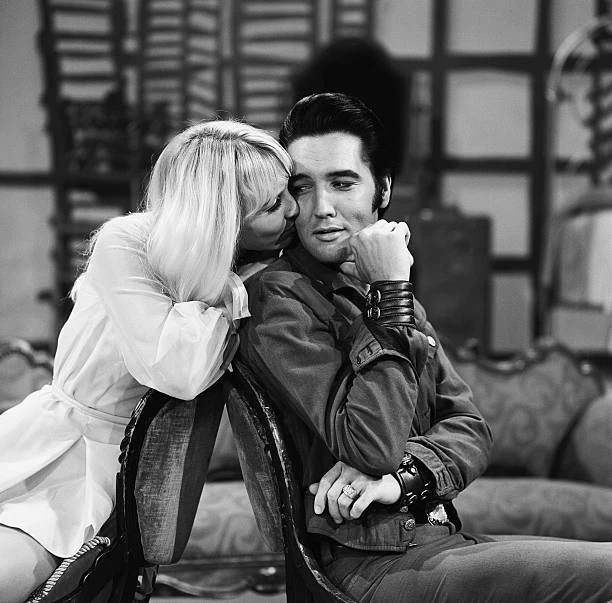 SUSAN HENNING AS Blonde Girl, Elvis Presley on Elvis '68 Comeback 1960s ...