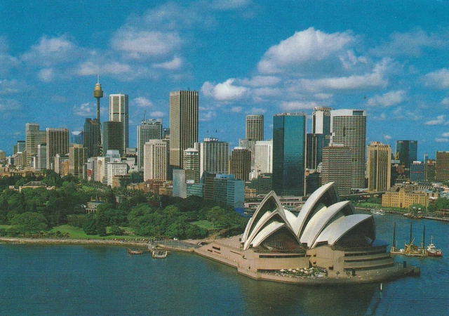 2000S VINTAGE AUSTRALIAN COLOUR POSTCARD Sydney Opera House & City ...