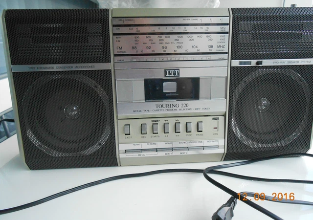 ITT TOURING 220 Stereo Cassette Radio EUR 99,00 - PicClick DE