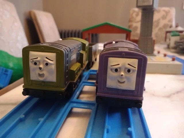 TOMY THOMAS THE Tank Engine Trackmaster motorised Splatter and Dodge ...