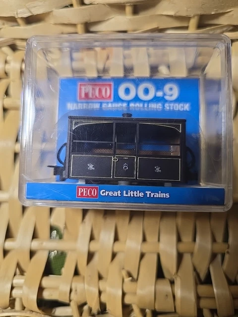 PECO 00-9 FR Bug Box Coach, Zoo Car, Victorian Livery. GR-560 £21.50 ...