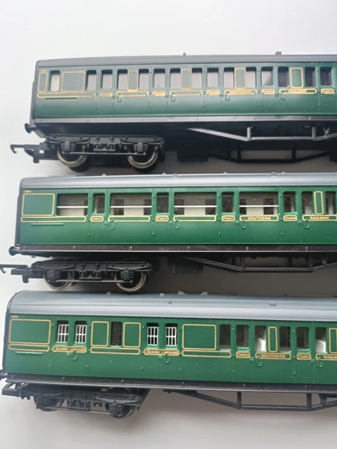 HORNBY SOUTHERN RAILWAY Coaches X3, Excellent Condition £27.49 ...