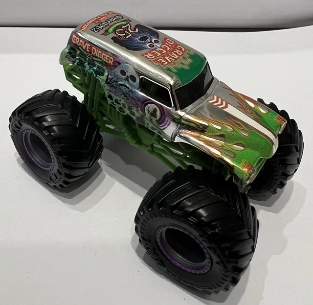 HOT WHEELS MONSTER Jam Grave Digger Monster Truck scala 1:64 EUR 9,38 ...