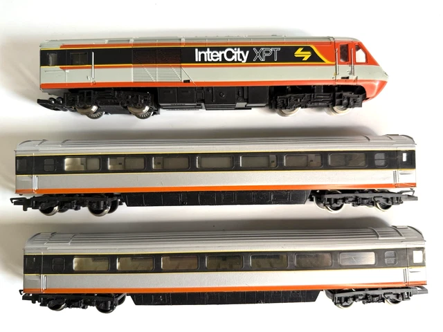 VERY RARE HORNBY Intercity XPT Australia Locomotive With 2 Coaches OO ...