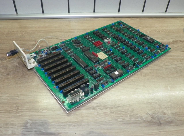 COMPUTER MB ESTREMAMENTE raro ""Pravetz 8M"" SYU6502/1Mhz + Z80/4Mhz ...