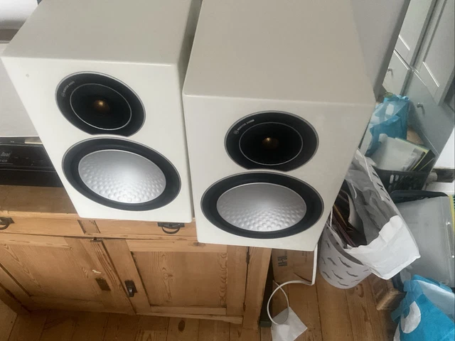 MONITOR AUDIO SILVER 200 Bookshelf Speakers In Satin White £312.70 ...