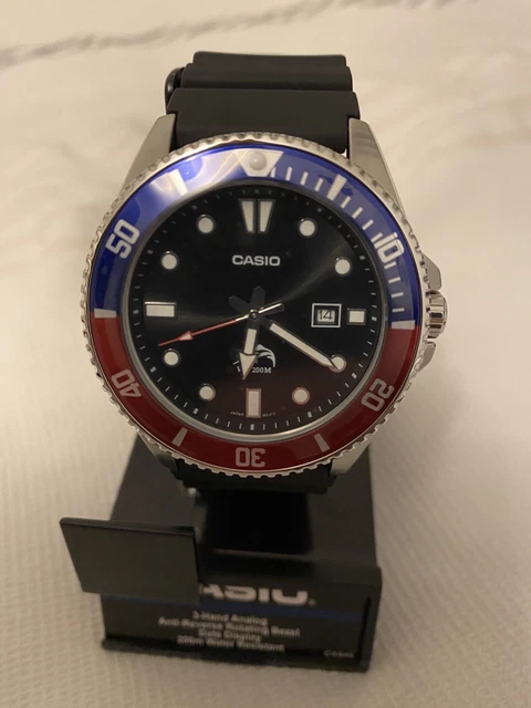 MENS CASIO MARLIN Divers Watch MDV106-1A 200M Duro Analog RED BLUE ...